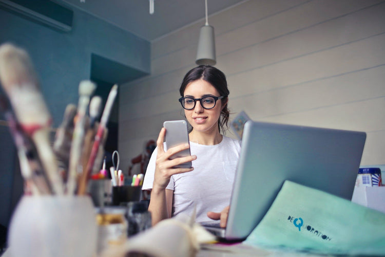 How To Take a Case Off a Phone Without Damaging It